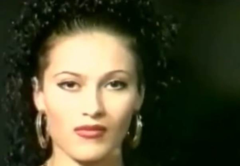 OVAKO je Ceca izgledala na početku karijere: Bez jake šminke, bez ...