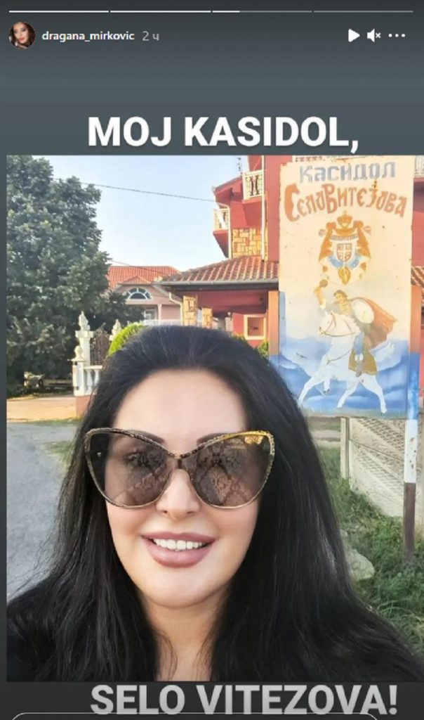 Dragana Mirković posetila svoj RODNI KRAJ: Nasmejana istakla koliko je ...