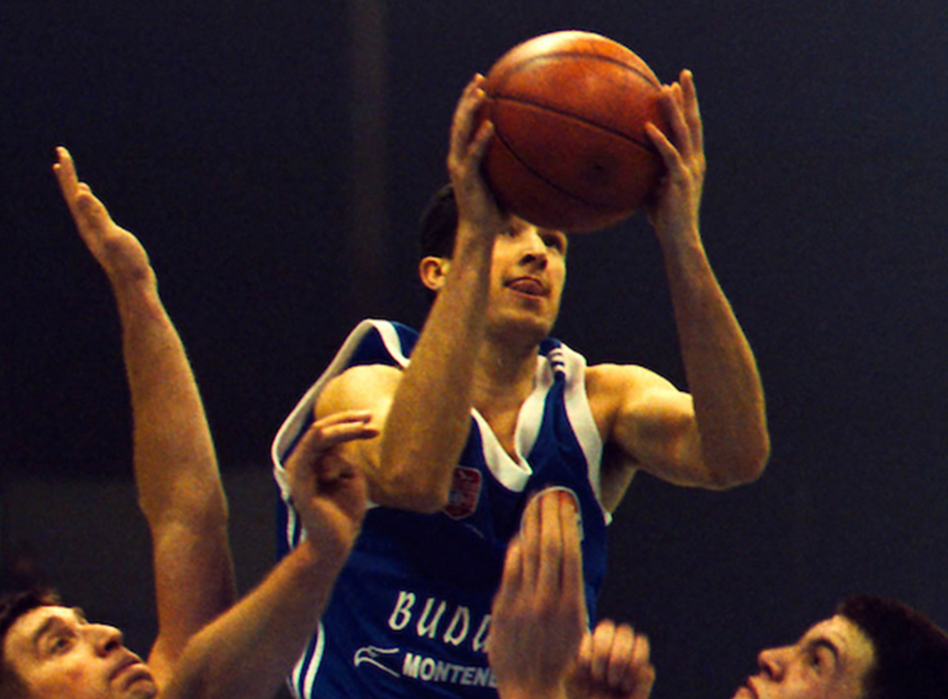 Emotivne scene na Centralnom groblju: Partizanova legenda će živeti ...