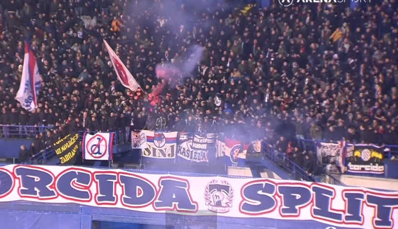 Užasne scene iz Hrvatske: Navijači palili srpske zastave i slavili u ...