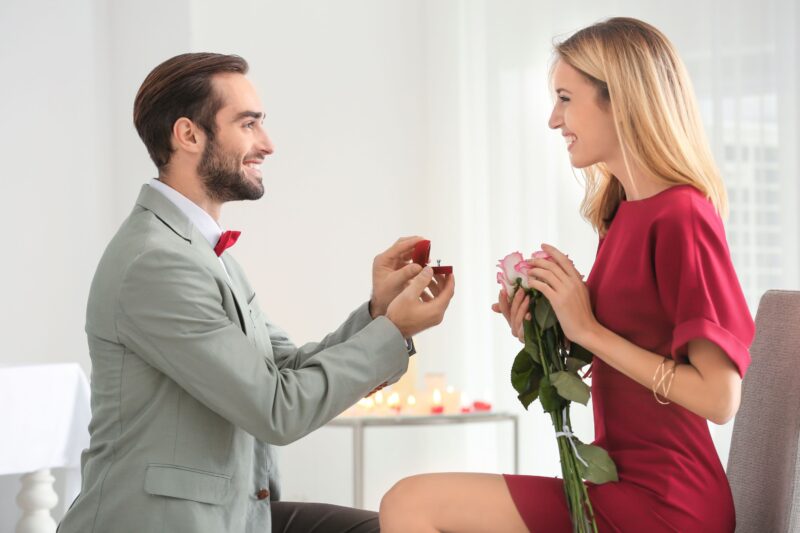 Raskinuo dugu vezu, pa zaprosio sledeću devojku: OVO su pravi razlozi zašto muškarci izbegavaju ...