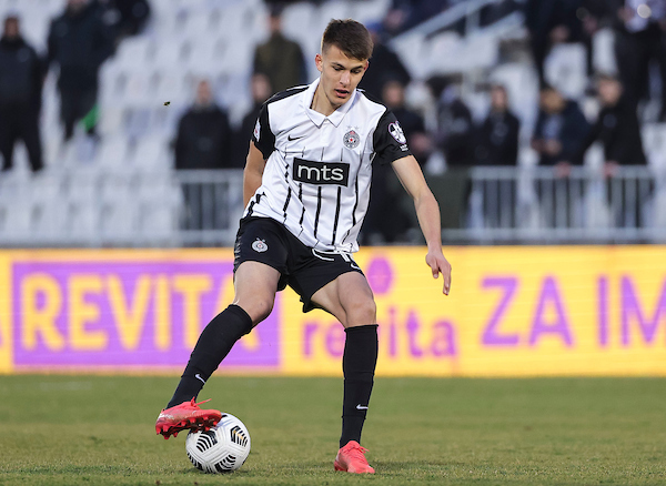 Baždarov čas fudbala od kojeg Zvezdu boli glava: Partizan pregazio ...