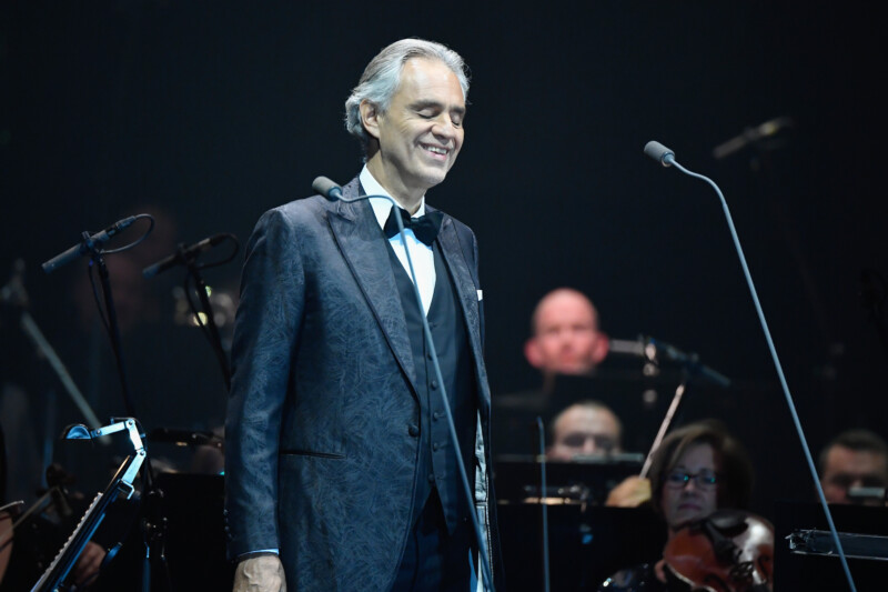 Anđeoski glas pod vedrim nebom: Andrea Bočeli večeras nastupa u ...