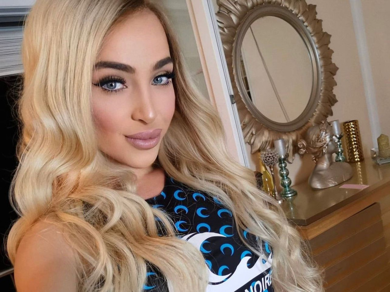 "Bilo je to jedno za mene i stresno detinjstvo": Maja Berović otkrila ...