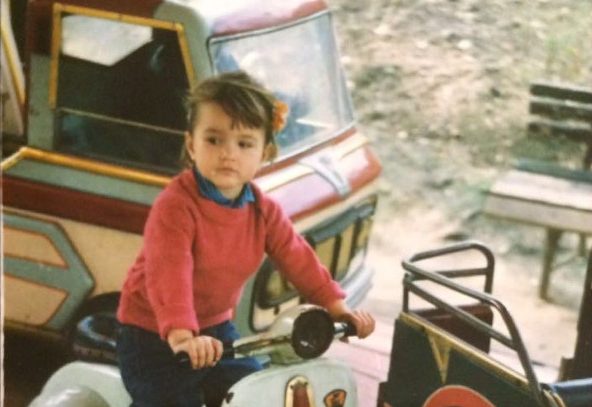 Nema šanse da je prepoznate! Ova slatka devojčica danas je jedna od ...