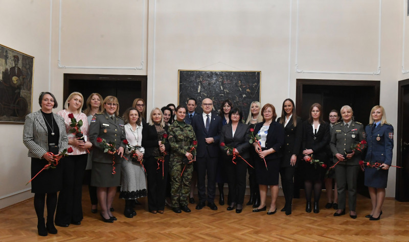 "Hvala na trudu i požrtvovanju koje svakodnevno iskazujete za dobrobit ...